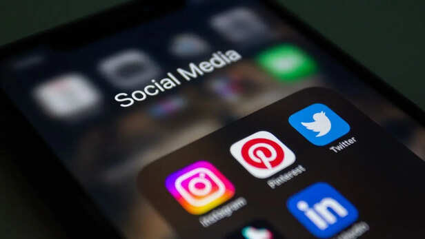 How social media is quietly affecting modern relationships