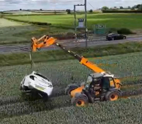 Video: Car recovered from field after crashing off road near Doncaster