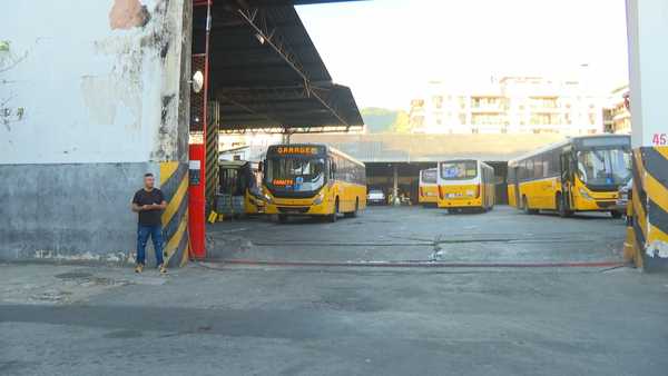 Quatro linhas de ônibus voltam a circular no Rio depois de crise da ...