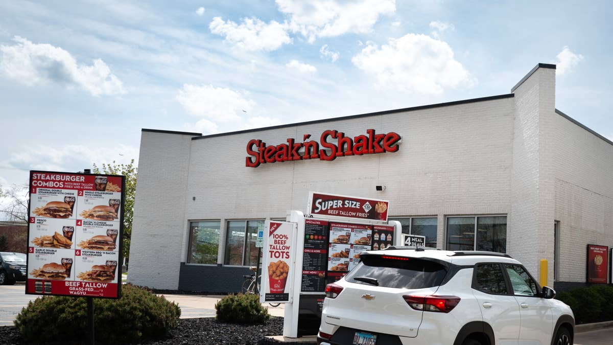 Steak 'n Shake becomes first fast food chain to serve 100% grass-fed beef