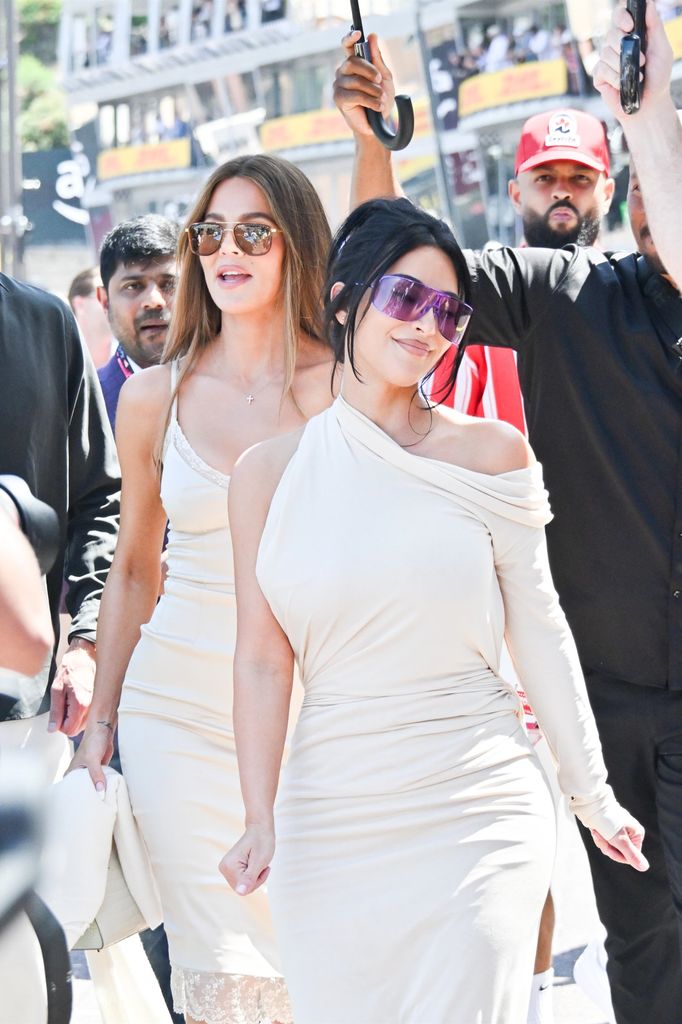 Kim Kardashian roba miradas y demuestra su apoyo incondicional a Lewis ...