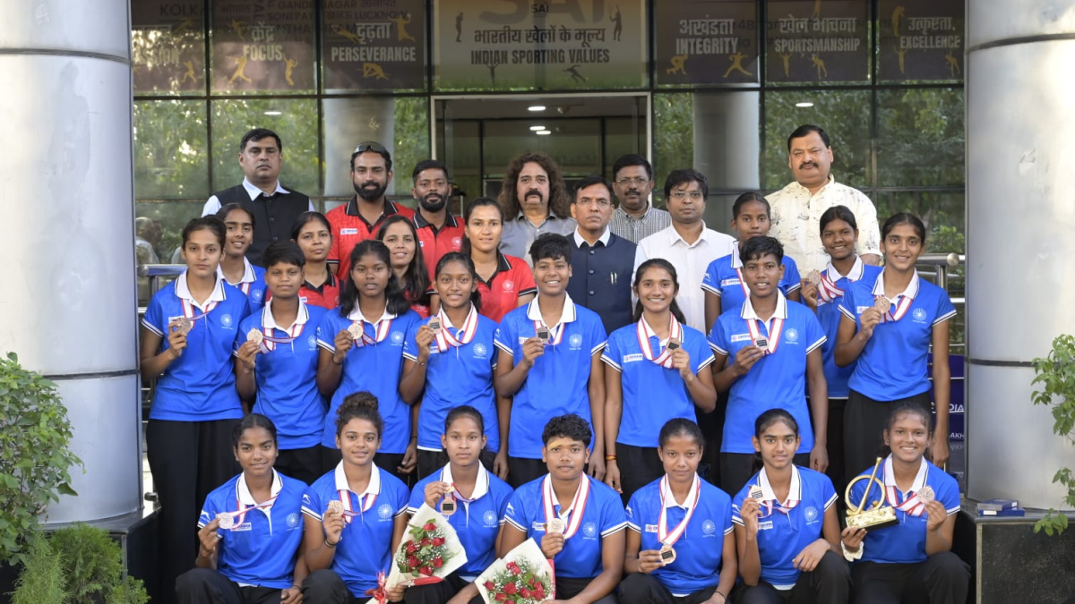 Dr Mandaviya Felicitates Men's and Women's Teams for Their Stupendous ...