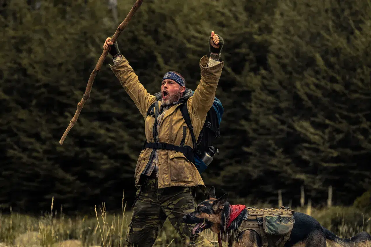 Brad Pitt se la joue Man vs Wild dans les premières images de Heart of ...