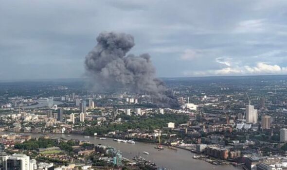 London fire exact location confirmed as 'avoid area' warning issued