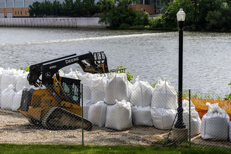 Grand Rapids’ Ah-Nab-Awen Park closes for river restoration staging