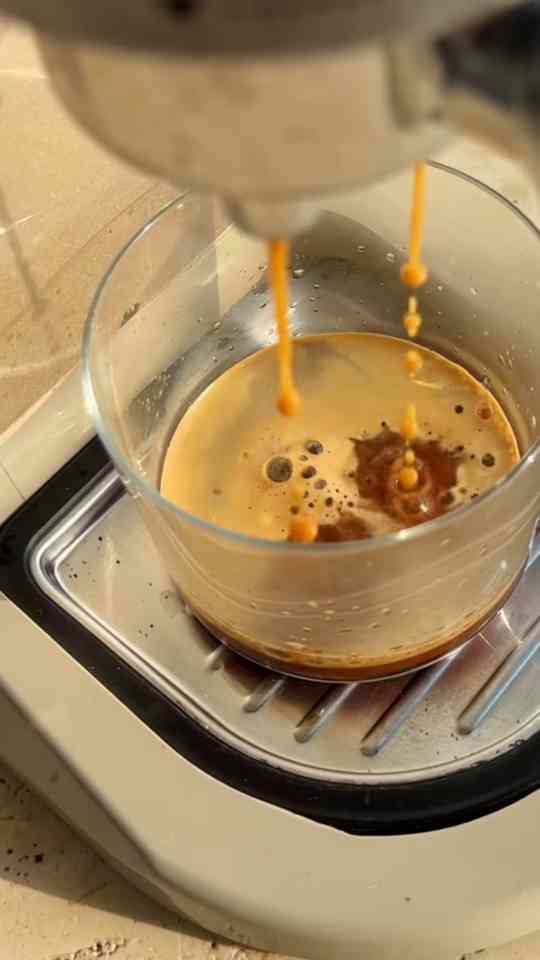 Making coffee with my first espresso machine experience