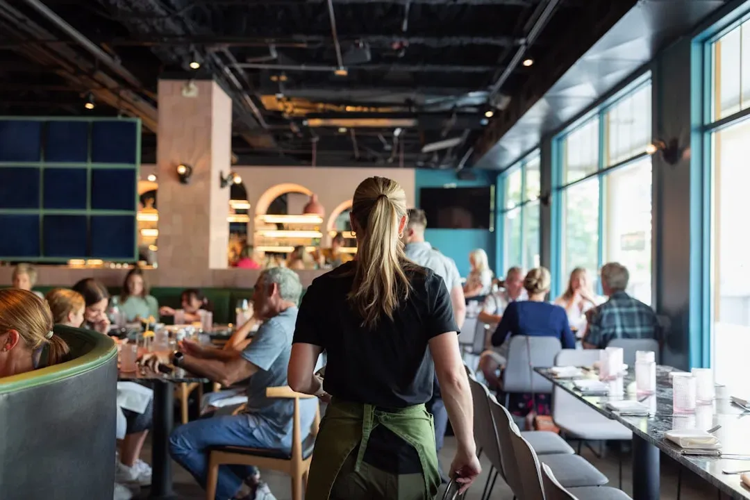 10 things your server knows about you the moment you sit down