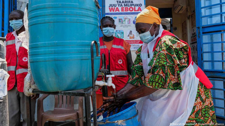 Ebola outbreak: WHO's Tedros visits Uganda, bordering the DRC Ituri ...