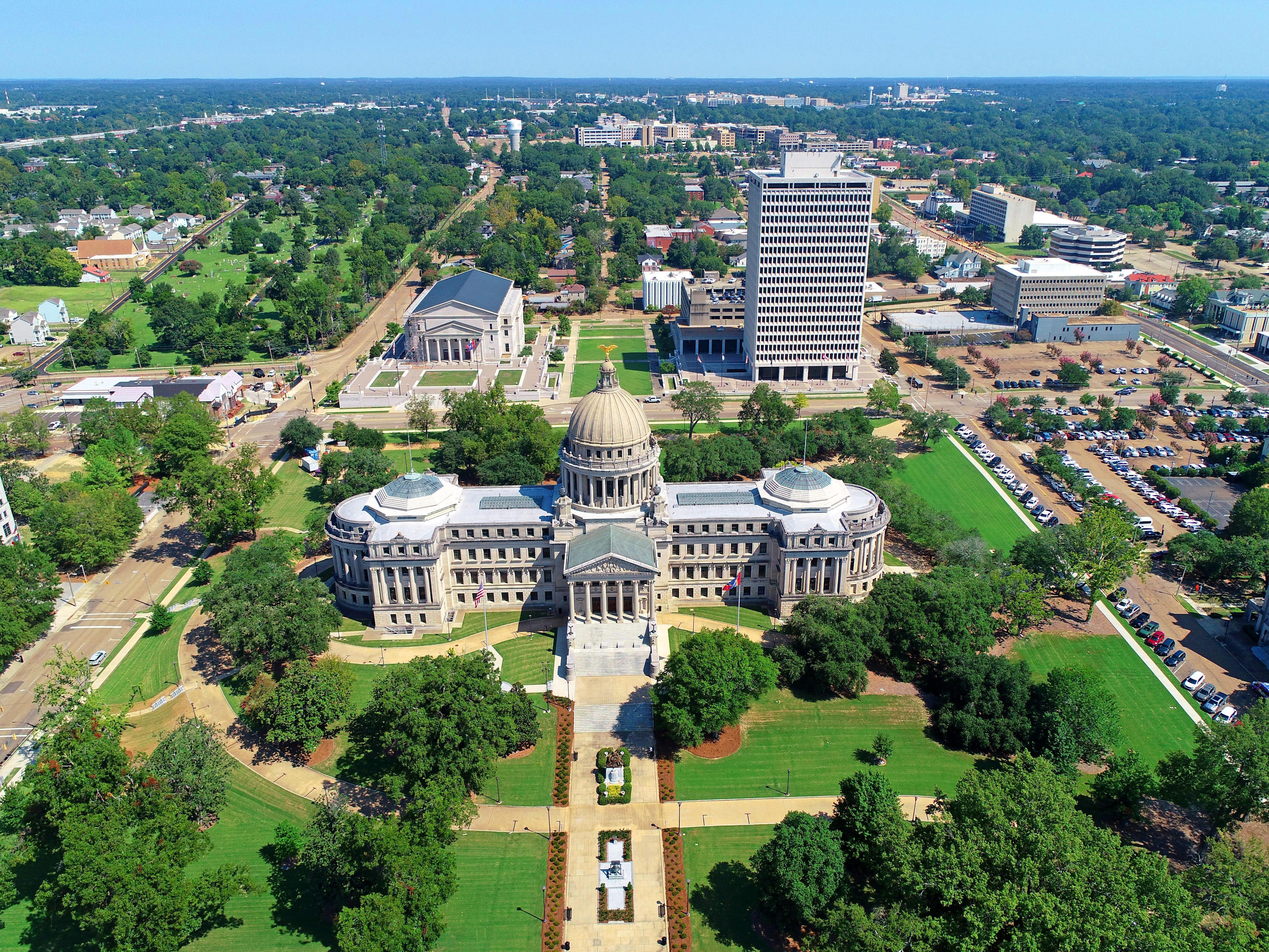 US states where adults without bachelor's degrees can earn the most ...