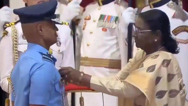 Gallantry awards: President Murmu honours 51 winners; Gaganyaan ...