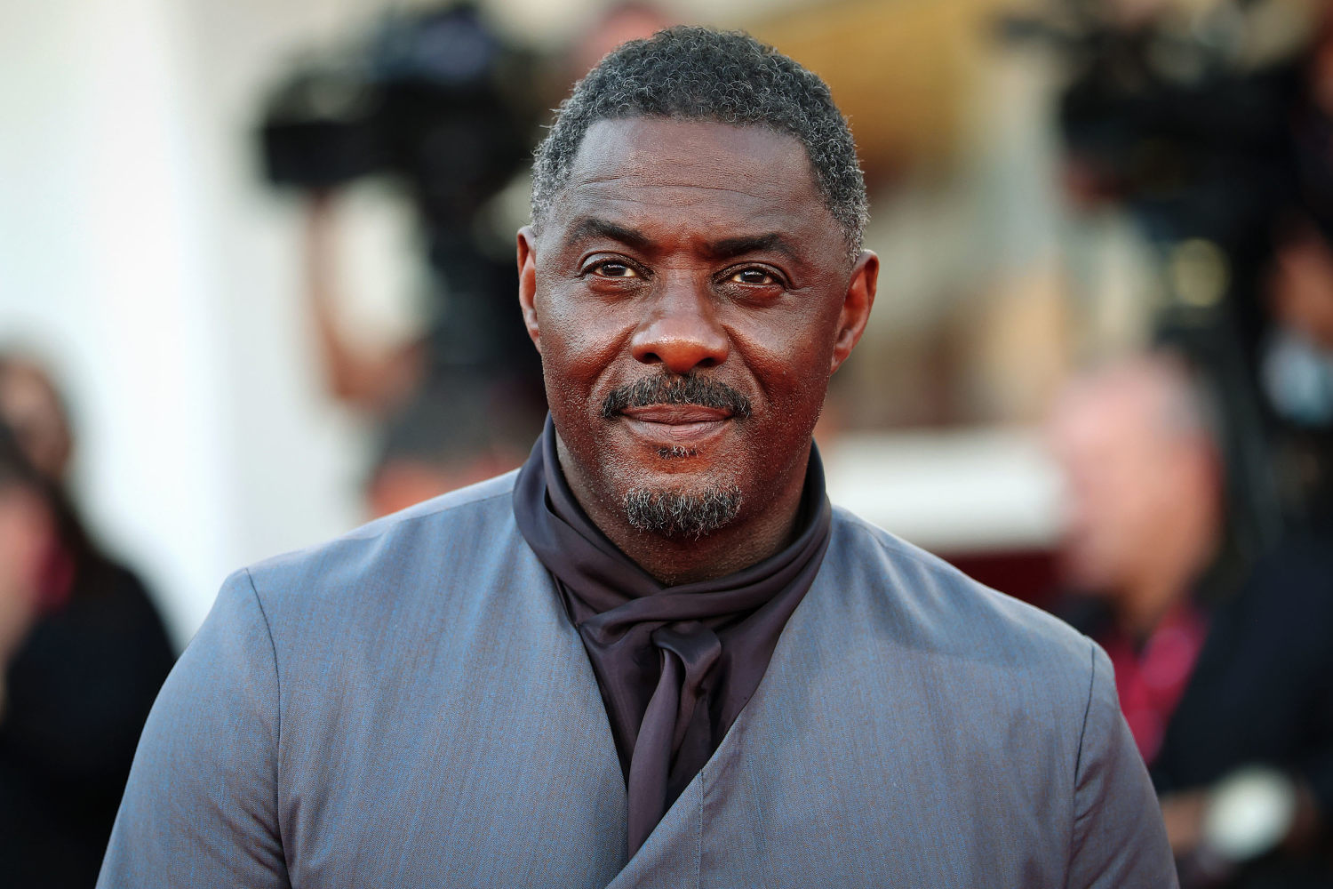 Idris Elba says playing James Bond not 'realistic,' some audiences won ...