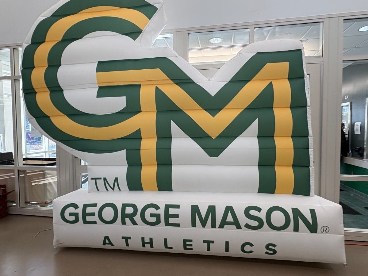 George Mason coaches caravan coming to Old Town Fairfax