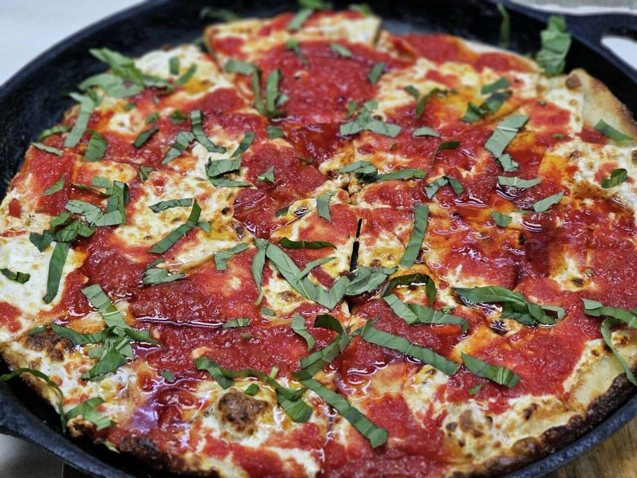 Seymour restaurant Cast Iron Chef Pizza and Bar closes: 'Stay tuned for ...