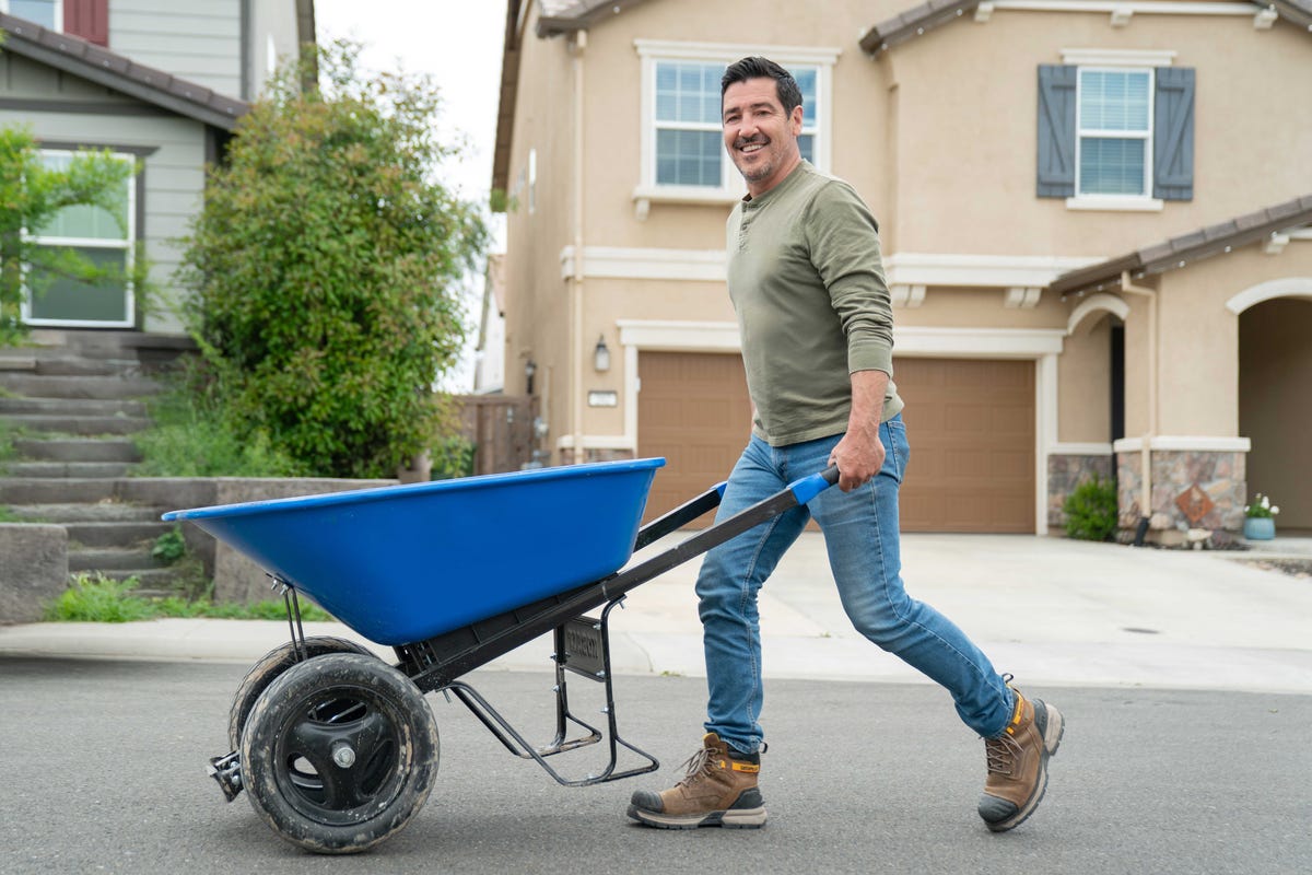 Jonathan Knight admits 'Crashers' forced him out of his comfort zone