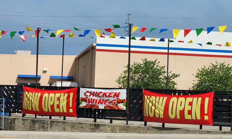 One of Columbia's key shopping areas has a new place for wings. Check ...