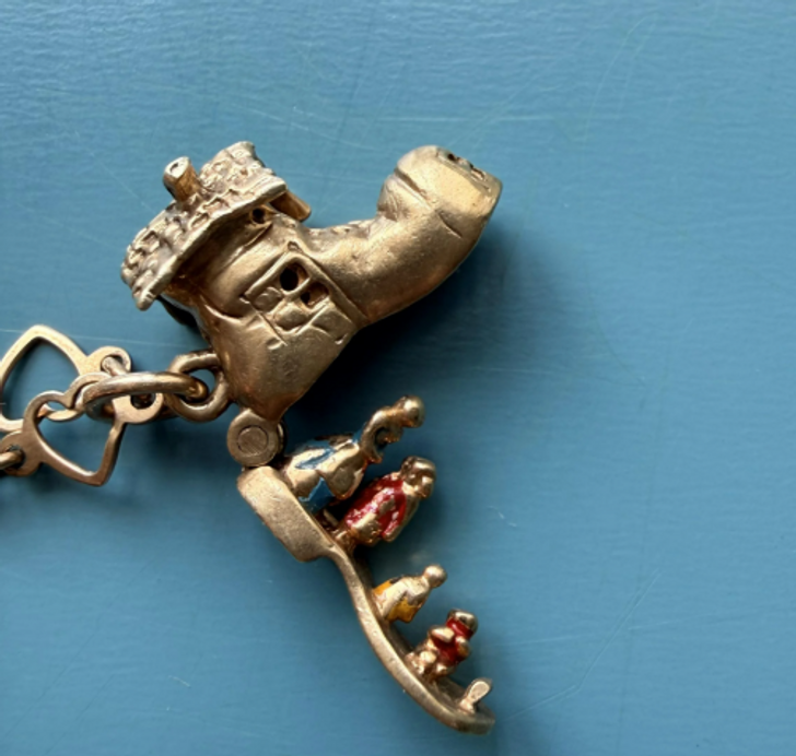 13 heirlooms from grandmothers that prove some things carry too much ...