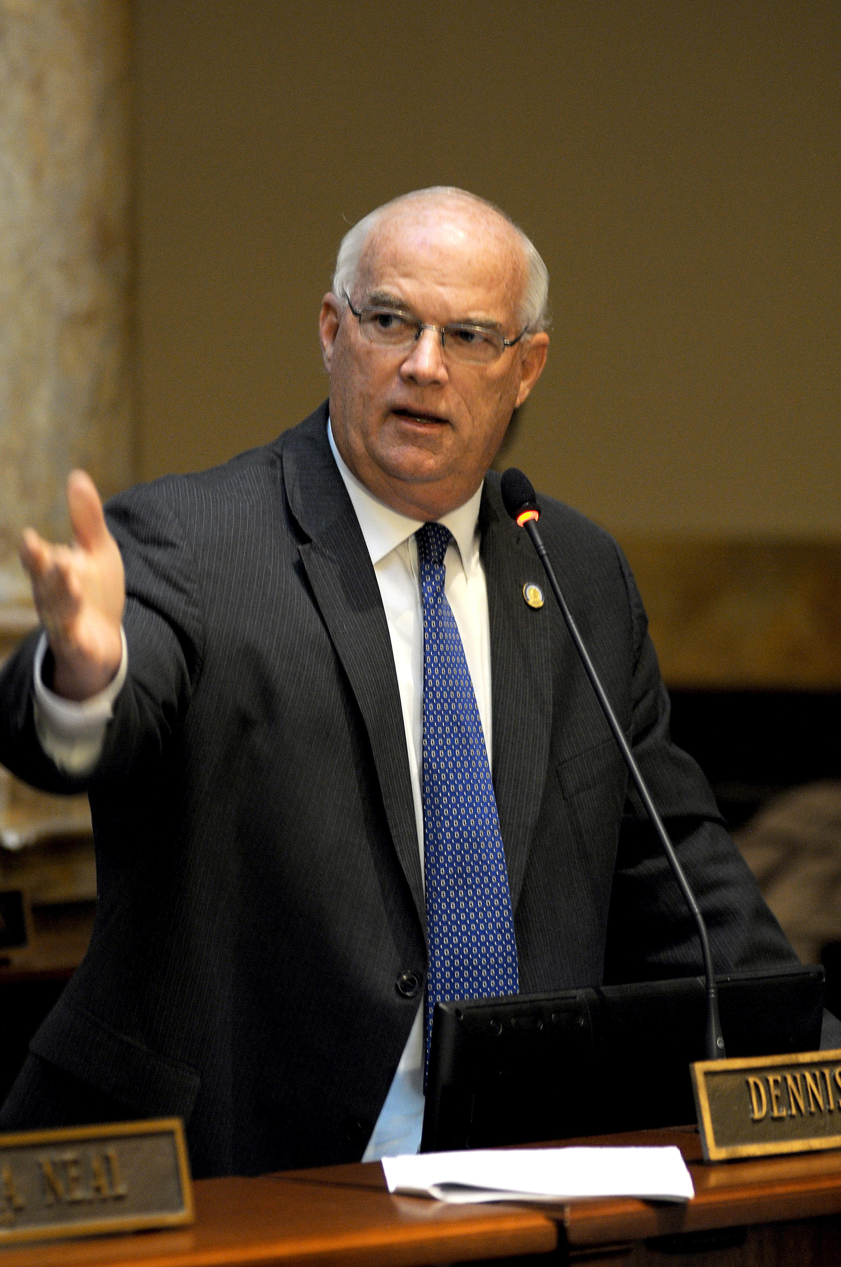 'Humility, honesty and respect': Former KY Sen. Dennis Parrett dies