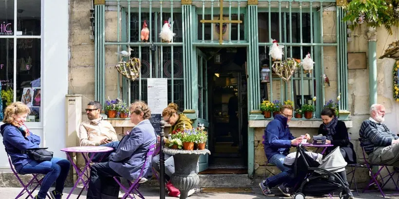 10 things your server knows about you the moment you sit down