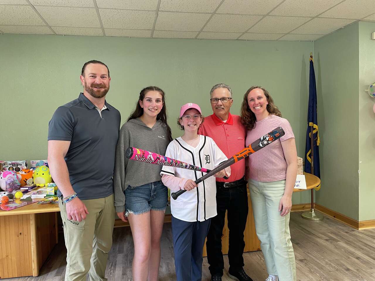 Detroit Tigers invite girl recovering from aplastic anemia to throw ...