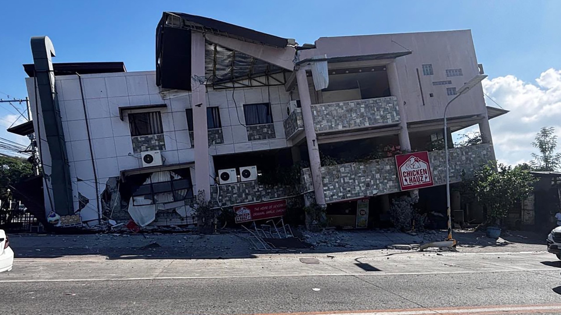 At least 32 dead after 7.8 magnitude earthquake in Philippines