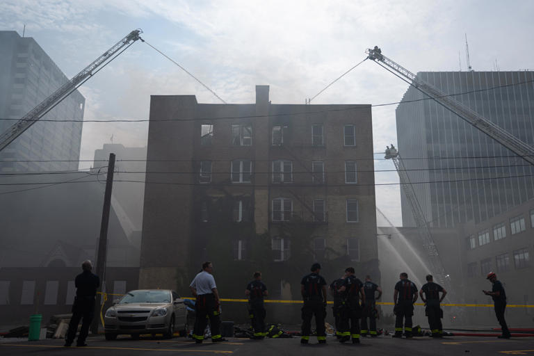 Aftermath of Lafayette Building fire leaves road closed in South Bend