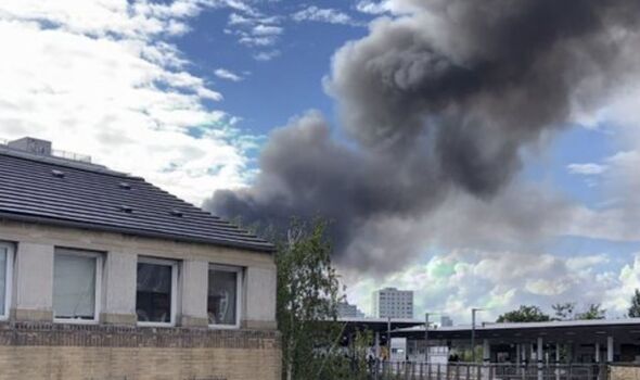 London fire live: London Bridge blaze as black smoke seen for miles ...