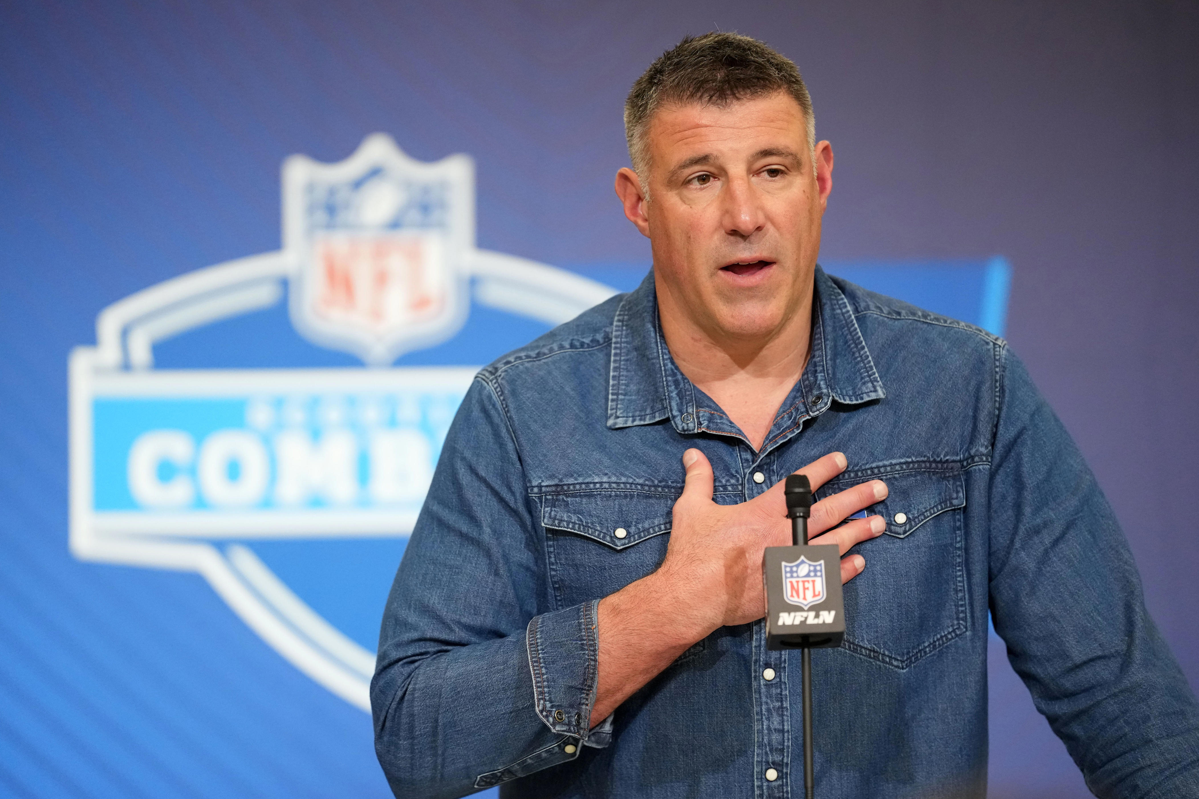 Mike Vrabel called Dianna Russini photos 'laughable.' Expert calls ...