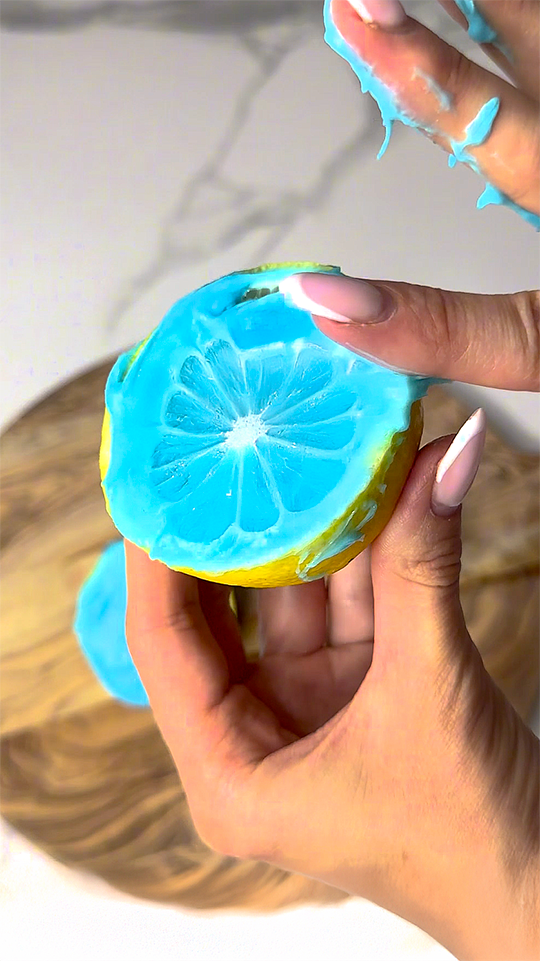 Toothpaste lemon hack 🤔