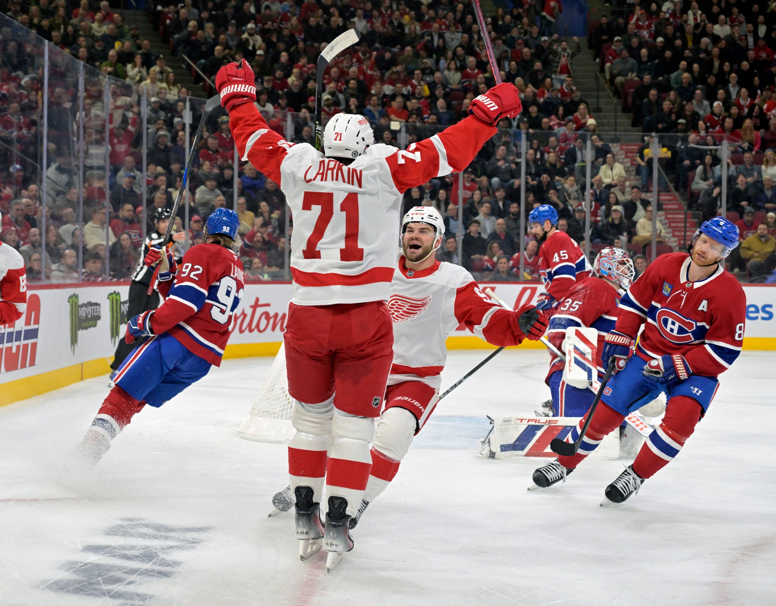Larkin trade talk: Pros and cons of potential deal