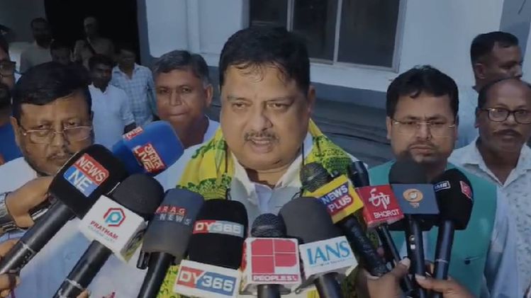 Assam: MP Rakibul Hussain chairs DISHA meeting in Dhubri, calls for ...