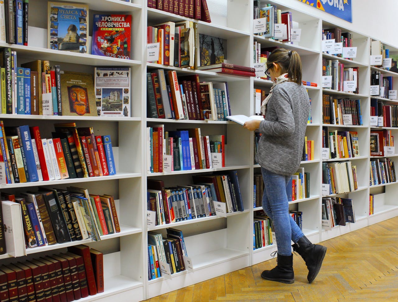 Canadian bookstores are dying. Indigo killed them. Now Indigo is dying too.
