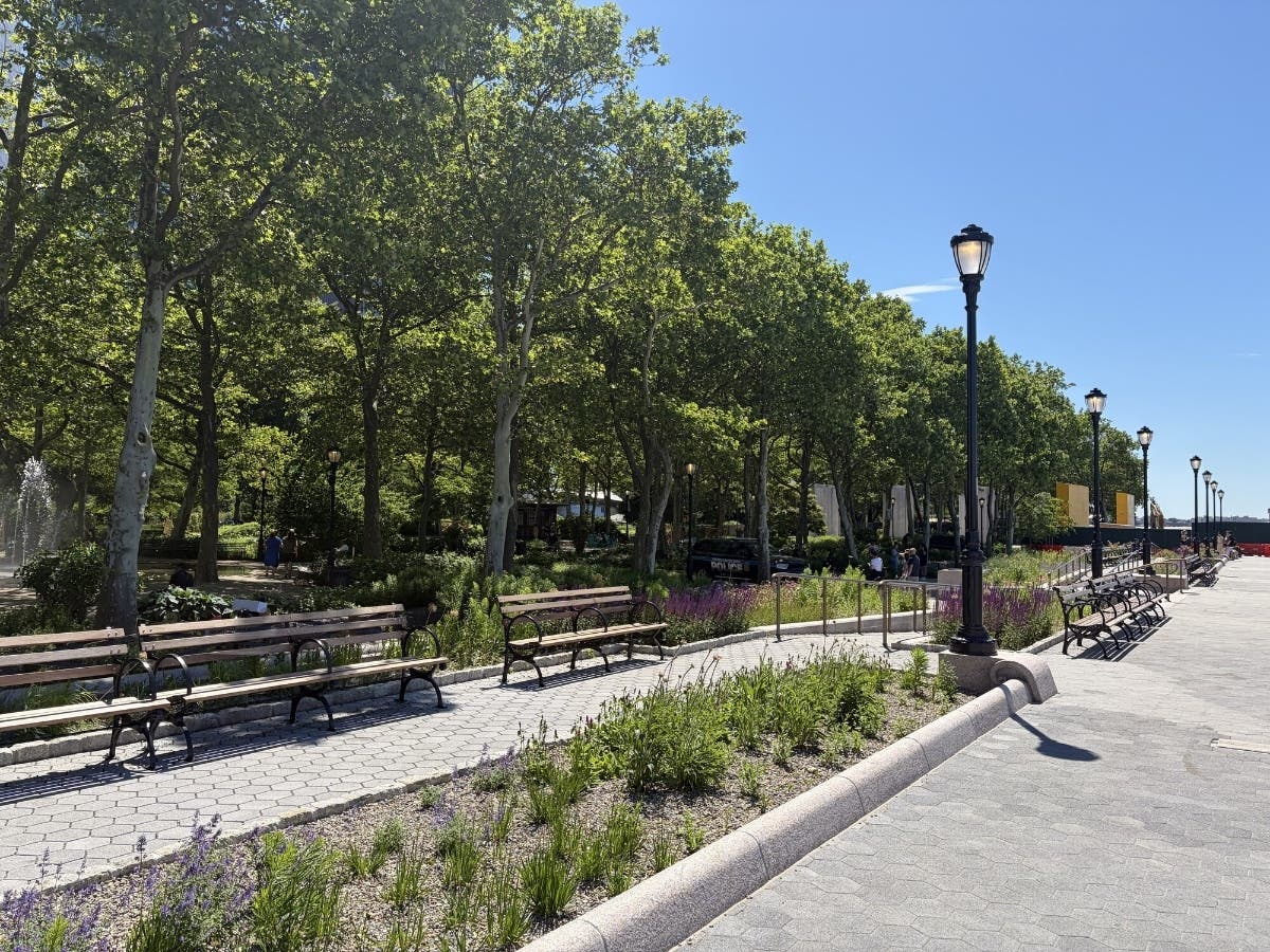 New flood barrier takes shape along NYC waterfront
