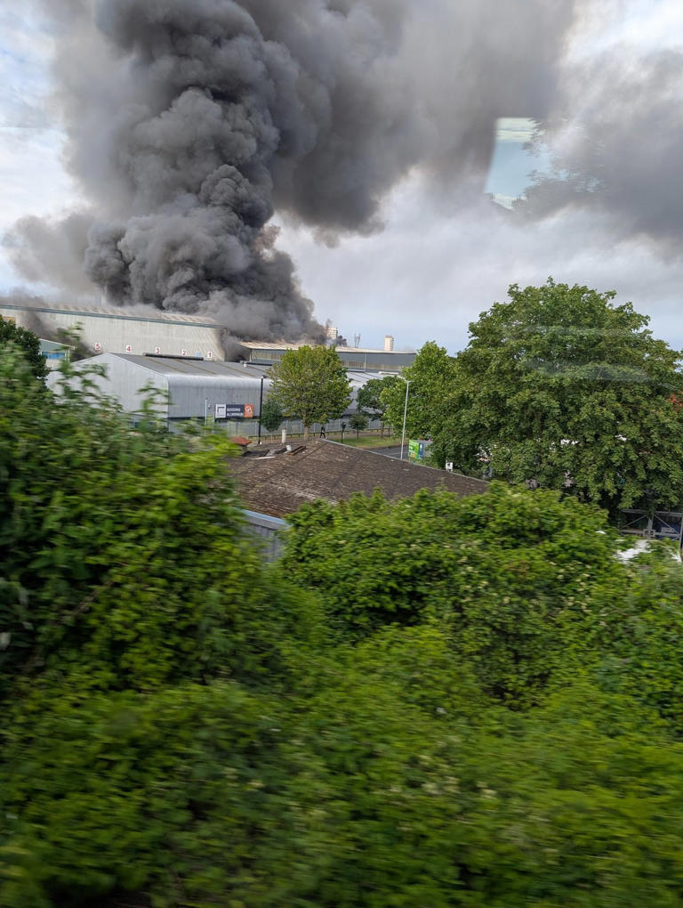 100 firefighters battle huge blaze as smoke seen across London skyline