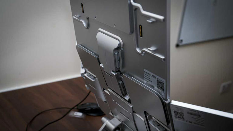 Lepow 16in quad monitor for laptop review: A surprisingly portable ...