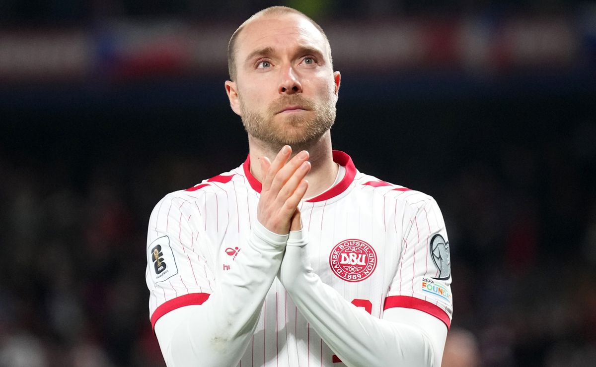 Christian Eriksen issues update after Denmark–Ukraine match suspension ...