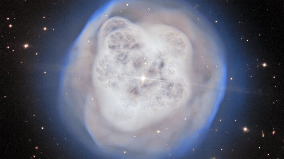 New image of the Crystal Ball Nebula captures the 'spectacular' throes ...