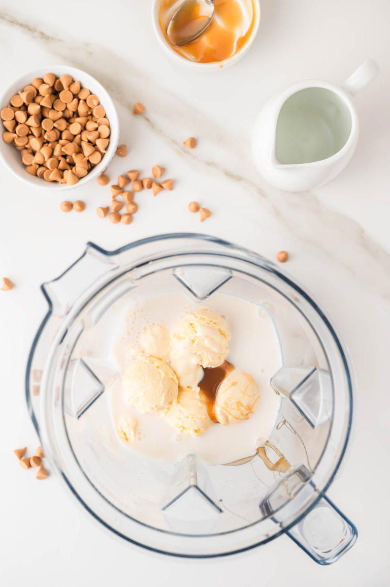 Butterscotch milkshake with butterscotch sauce