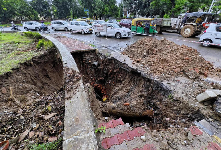 Pre-monsoon drain cleaning drive begins