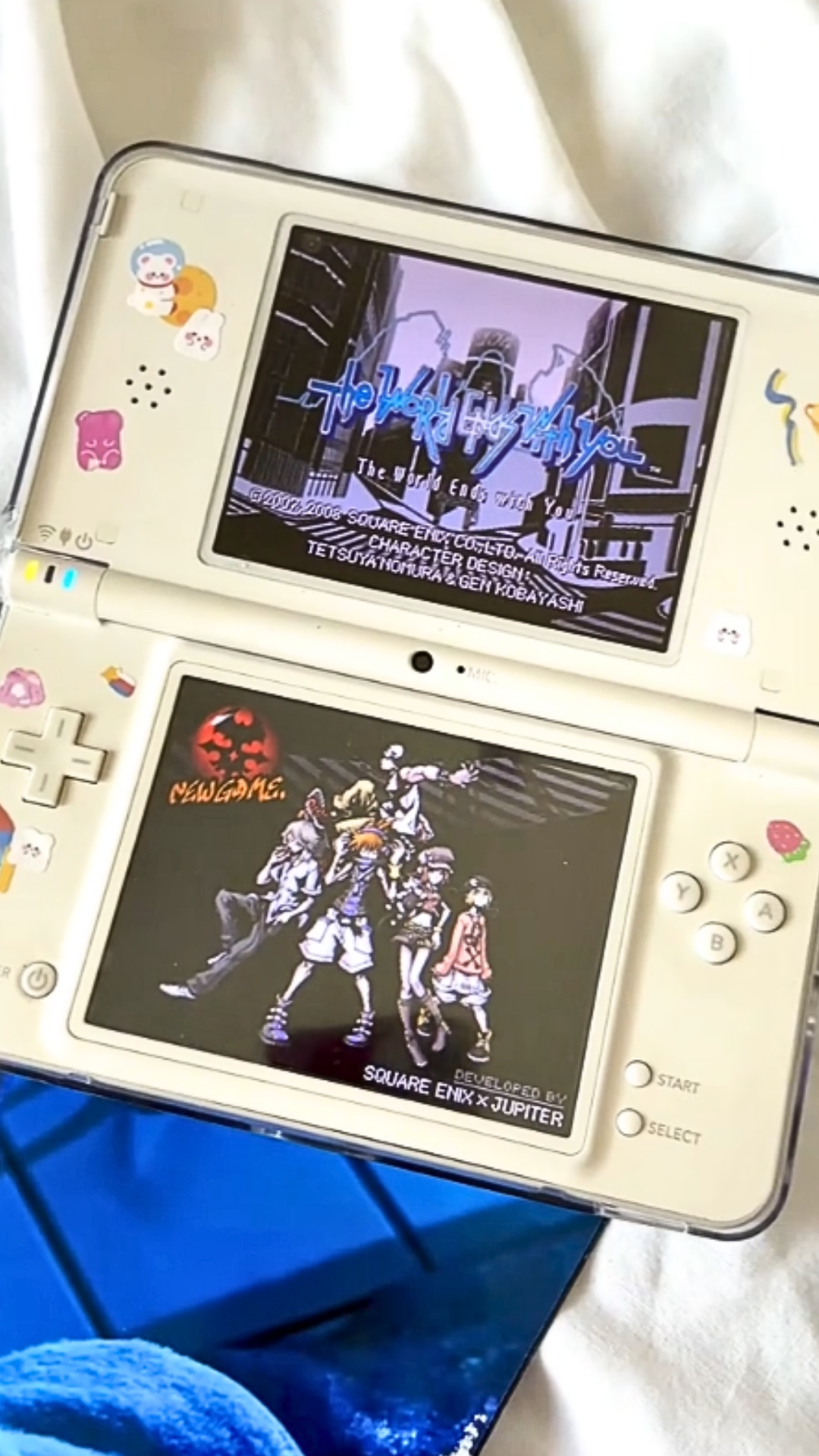 Controlling both screens is so hard