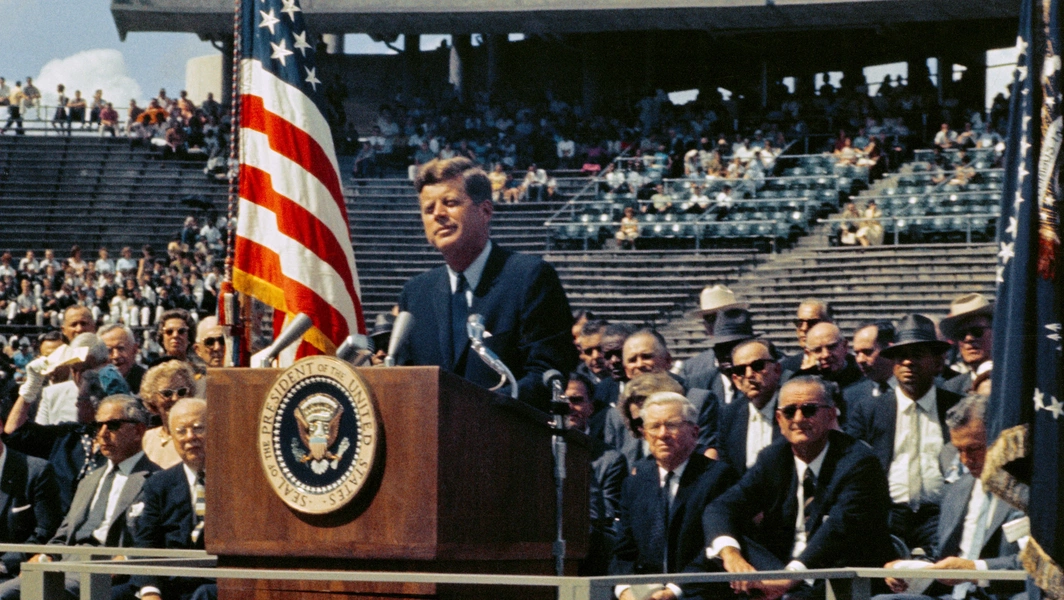 Apollo 11 and the first moon landing