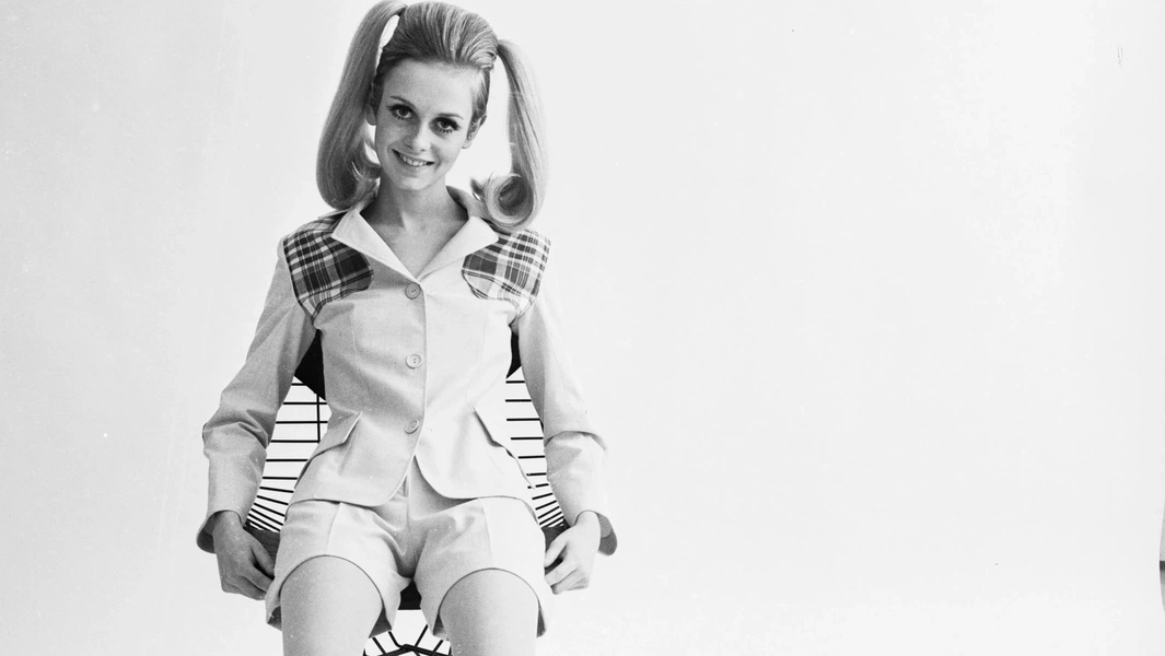16 iconic moments in 1960s fashion