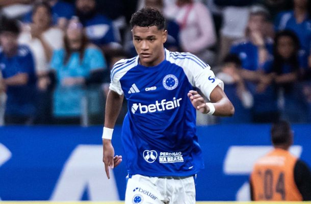Cruzeiro acelera renovação e blinda Kaique Kenji da Europa