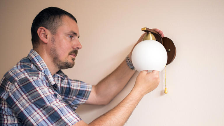 The basic lighting fixture that's making bathrooms look outdated