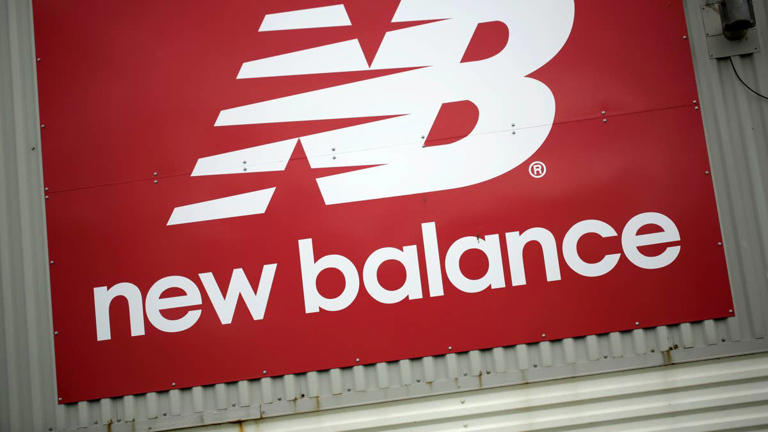 New Balance's stylish running shoes are now $48 — walking on an air cushion
