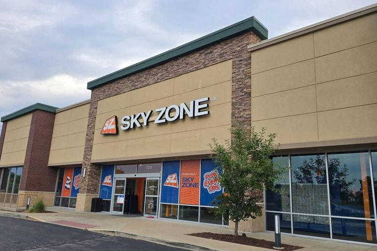 Kids brawl and hurl rocks at cops as viral '6-7' event at trampoline ...