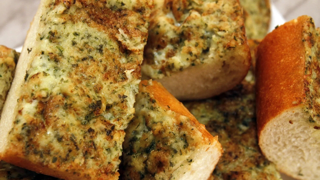 7 frozen garlic breads ranked by taste and texture
