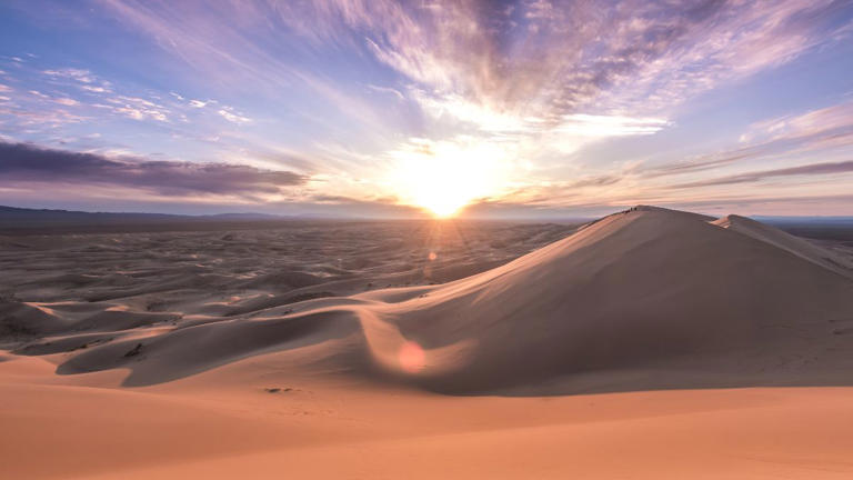 Top 10 deserts that span across multiple countries