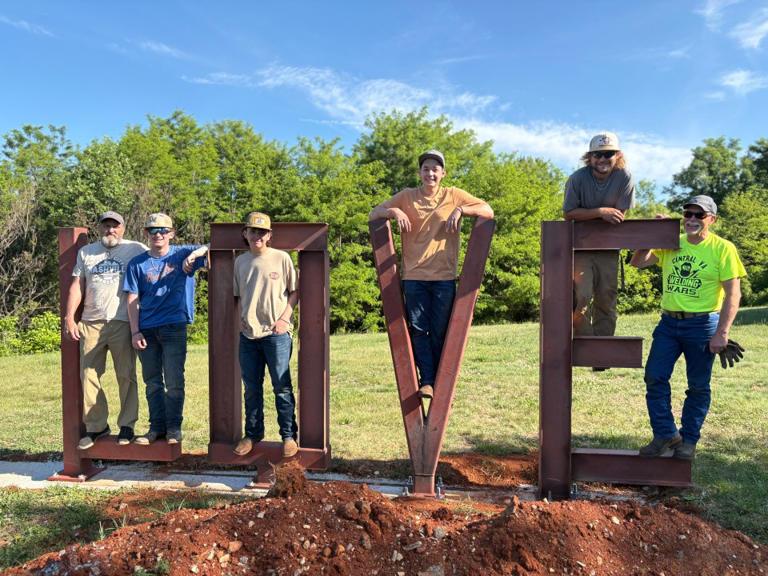 School reading challenge leads to new love sign in Amherst County
