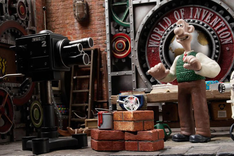 Cracking news Gromit! New Royal Mint 50p coin celebrates 50 years of ...