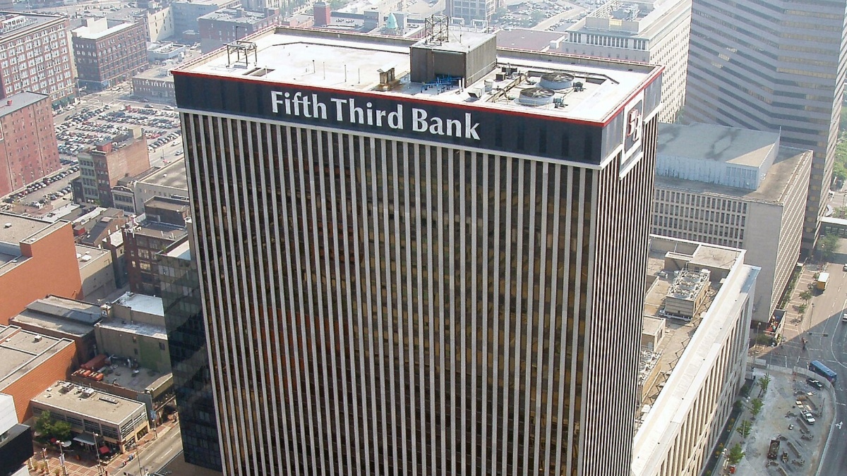 Massive closure approaching: Fifth Third Bank to shut down 75 branches ...